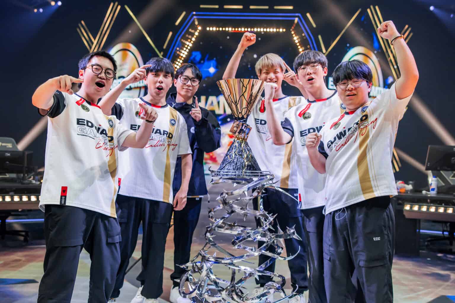 EDward Gaming、S1Monと他メンバーで内部対立か―ZmjjKKら4名が不満と経緯を語る声明を一斉投稿 | Valorant News Japan