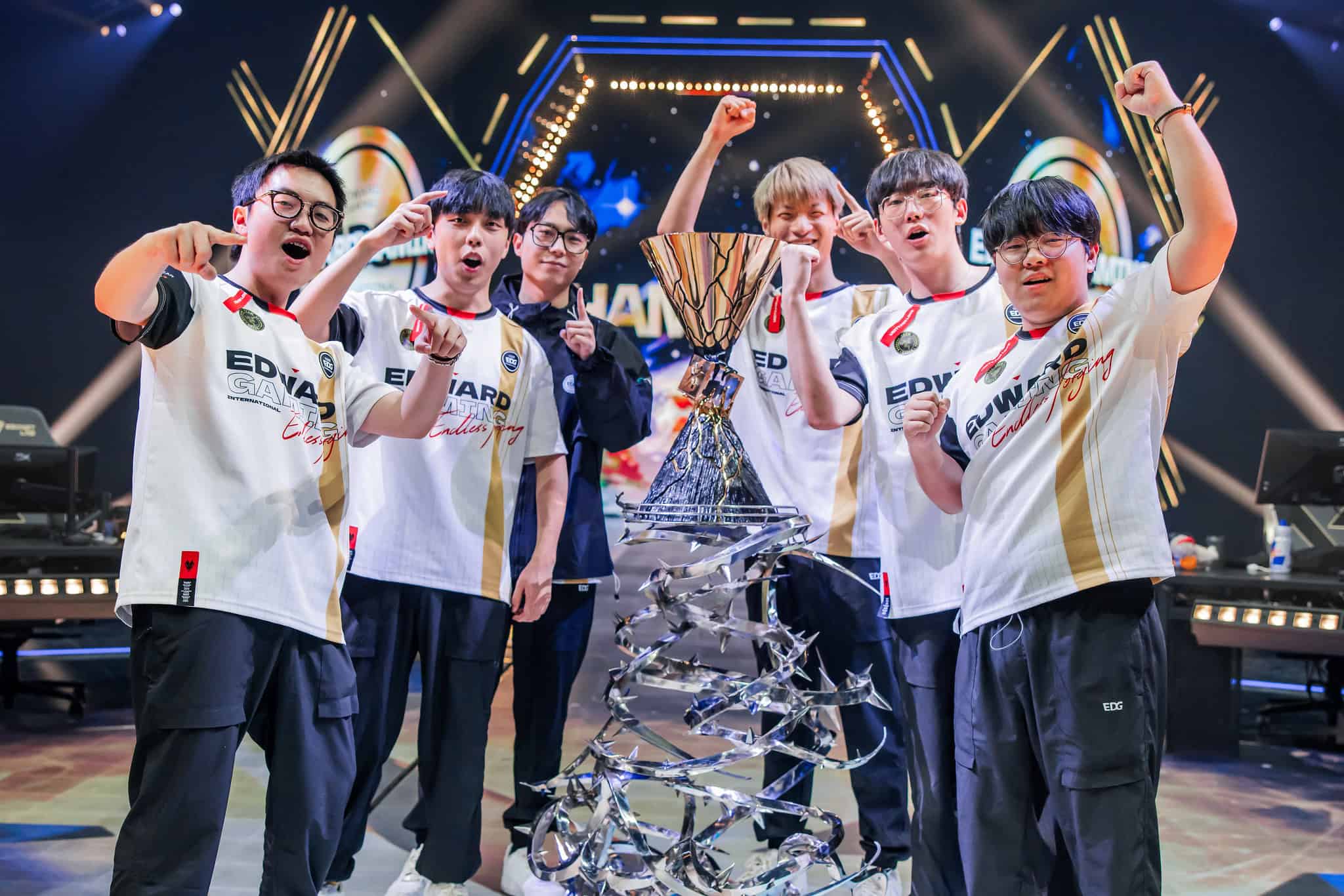 EDward Gaming、S1Monと他メンバーで内部対立か―ZmjjKKら4名が不満と経緯を語る声明を一斉投稿 | Valorant ...